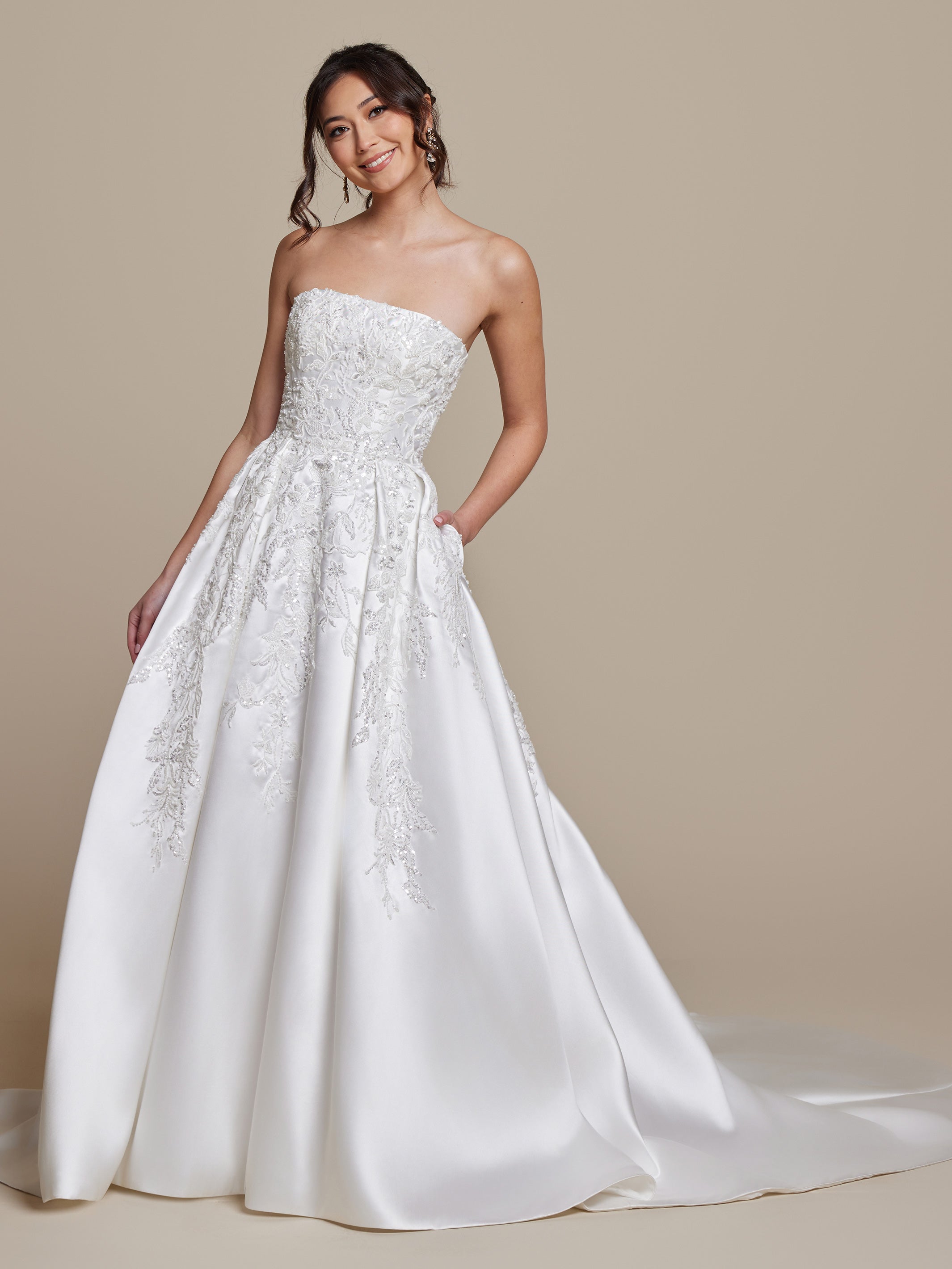 Belle Ivory Wedding Dress with Pockets - Avery Austin